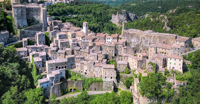 Sorano, percorso di vista consigliato nel borgo e nella fortezza